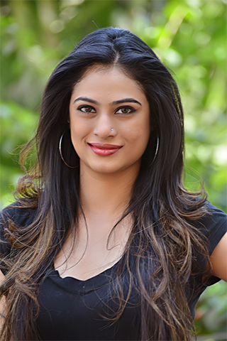 Zara Shah | V CINEMA - Biography, Photos, Movies, Age, Height, Family