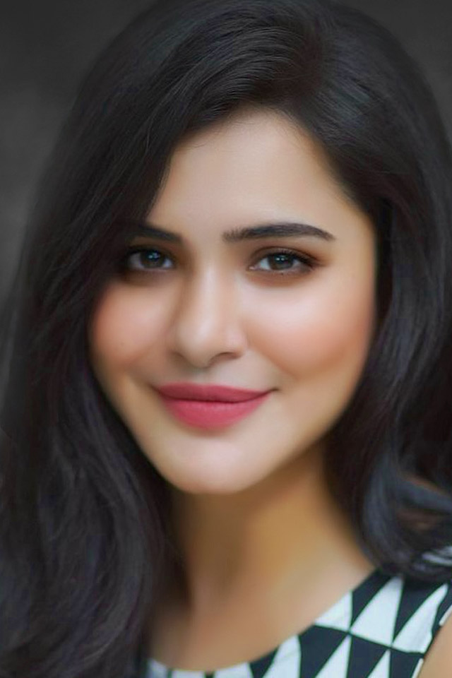 Ashu Reddy | V CINEMA - Biography, Photos, Movies, Age, Height, Family