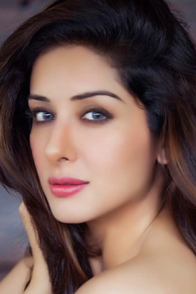 Sameksha | V CINEMA - Biography, Photos, Movies, Age, Height, Family