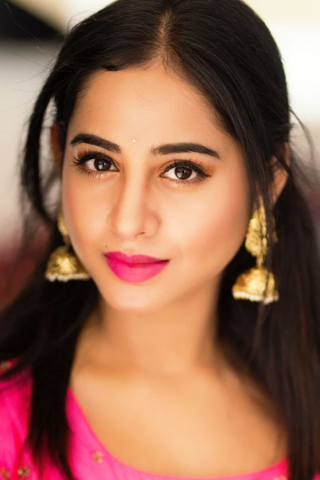 Swathi Deekshith | V CINEMA - Biography, Photos, Movies, Age, Height ...